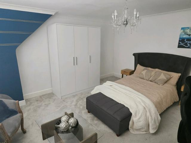 Room at Highlands Road, Basildon