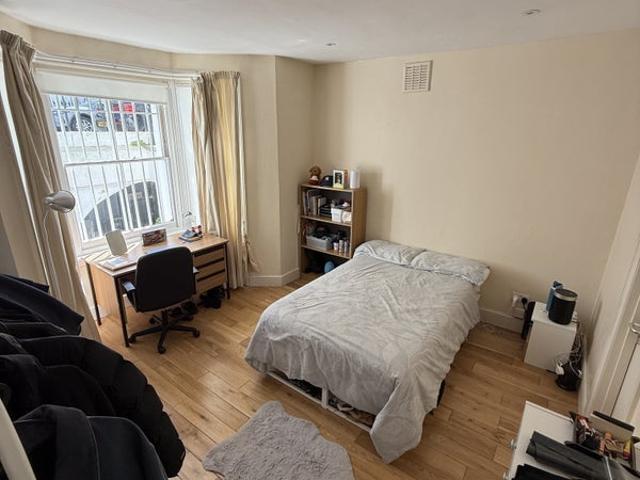 Room at Hildyard Road, Greater London