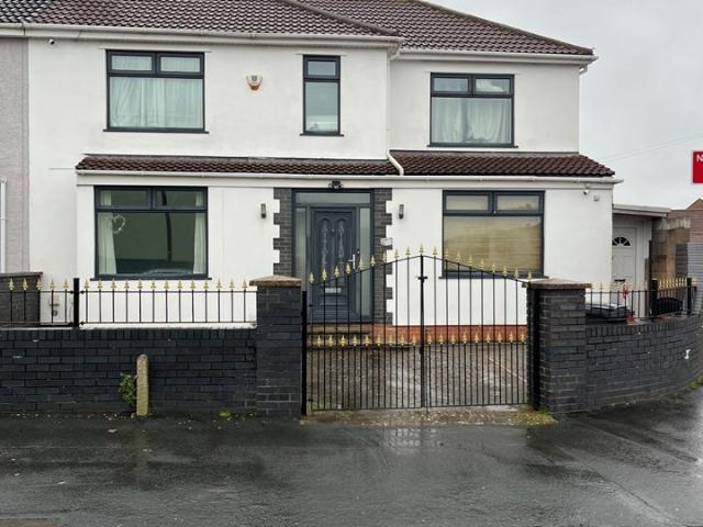 Room at Hillyfield Road, Bristol