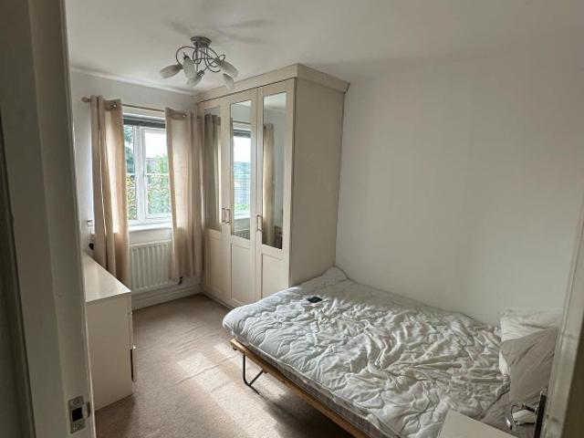 Room at Hill End Crescent, Leeds