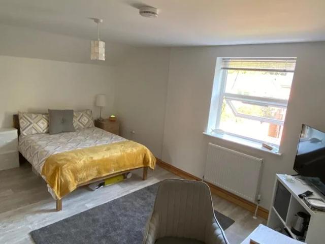 Room at Hill Lane, Southampton