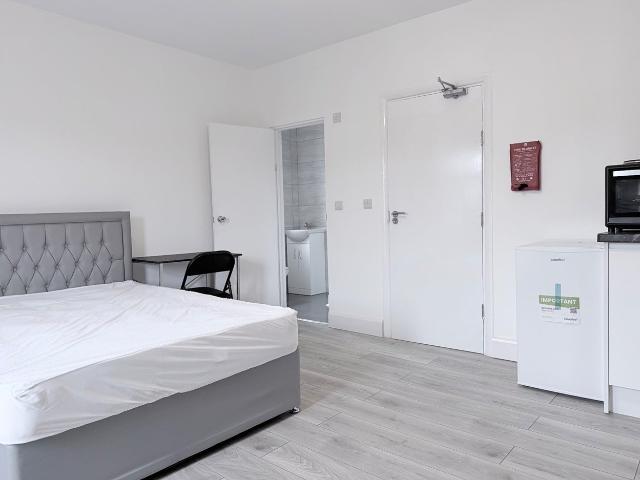 Room at Hill Lane, Southampton