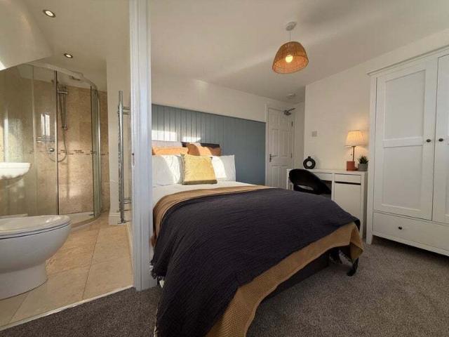 Room at Hill Street, Warwick