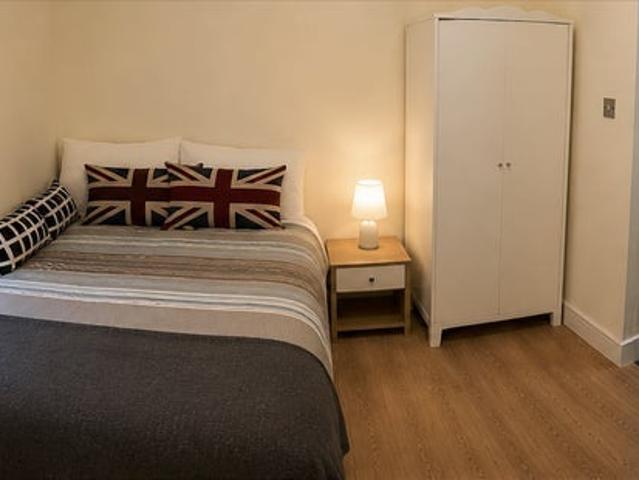 Room at Hill Reach, Greater London
