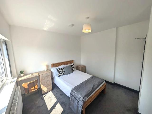 Room at Hill Top Road, Birmingham