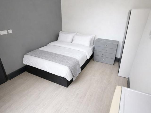 Room at Hillaries Road, Birmingham