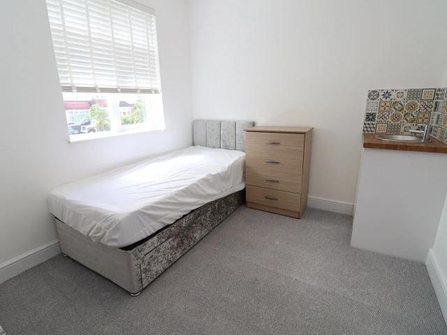 Room at Hillcross Avenue, Greater London