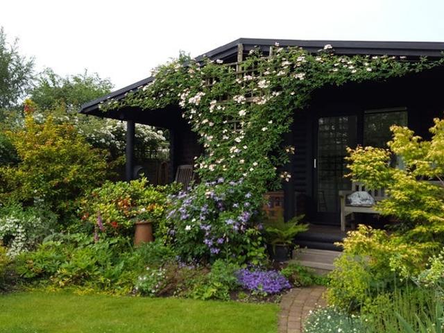 Room at Hills Lane, Cookham Dean