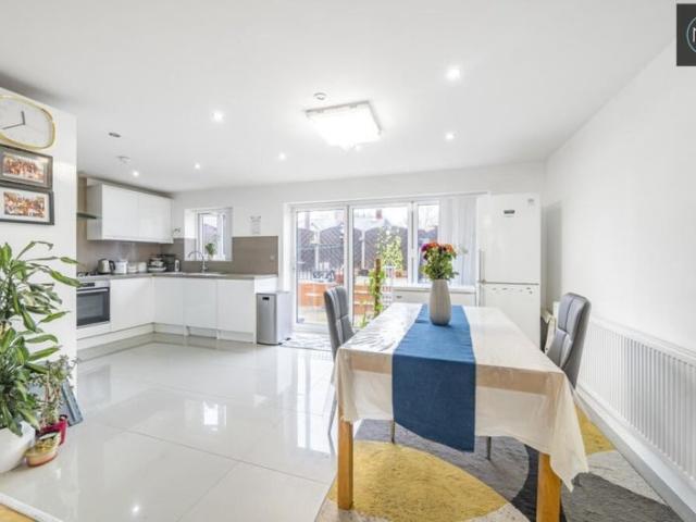 Room at Hillside Avenue, Greater London
