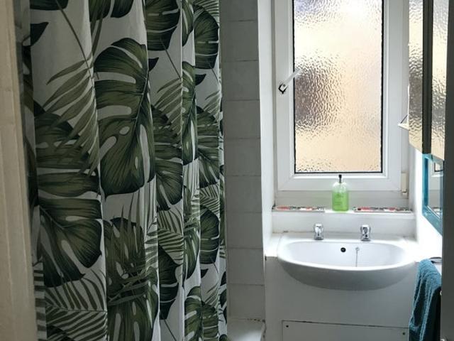 Room at Hillside Road, Greater London