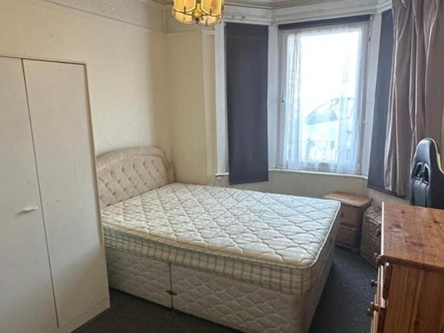 Room at Hitchin Road, Luton