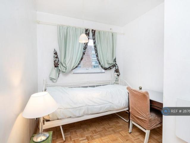 Room at Hobson Road, Oxford
