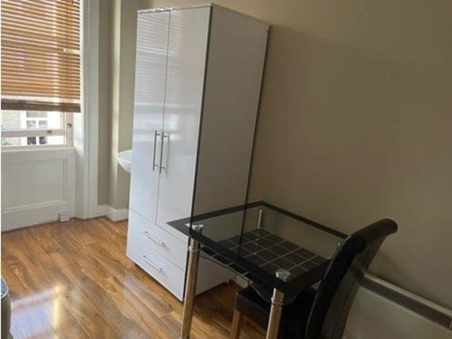 Room at Hogarth Road, Greater London