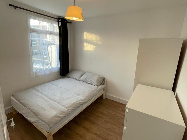 Room at Hoe Street, Greater London