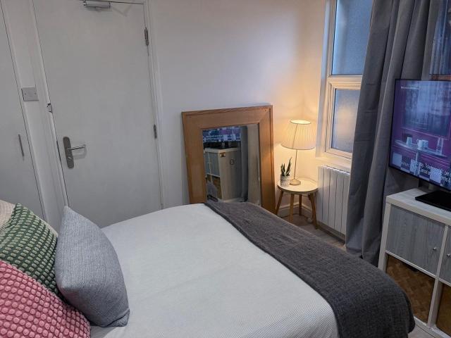 Room at Hoe Street, Greater London
