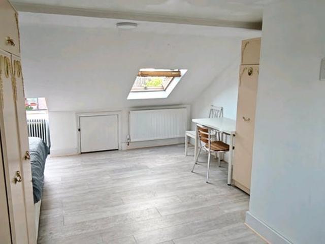 Room at Hoe Street, Greater London