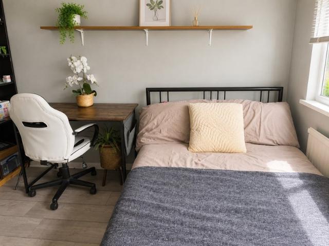 Room at Holmes Meadow, Harlow