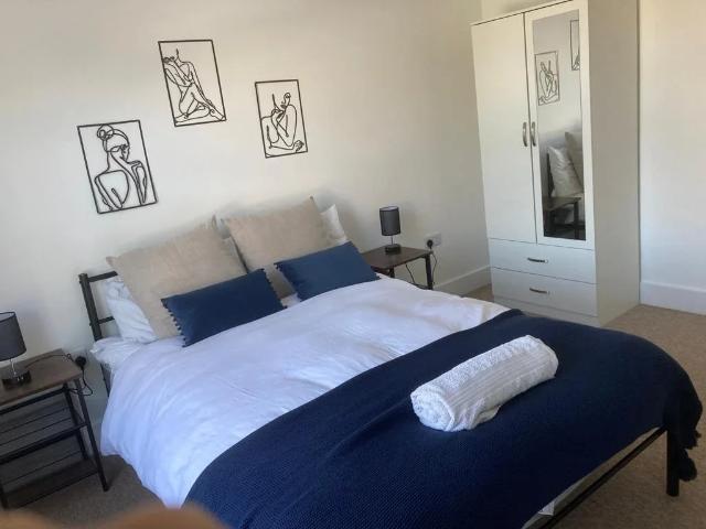 Room at Holmewood Road, Tunbridge Wells