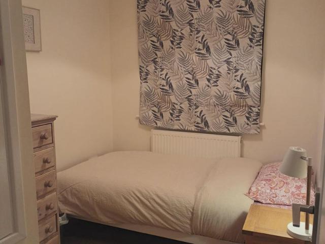 Room at Holmoak Road, Keynsham