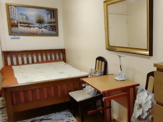 Room at Holmstall Avenue, Greater London