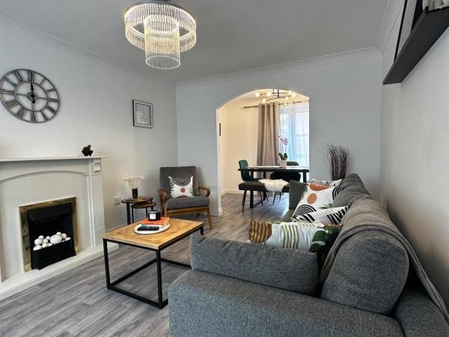 Room at Holborn Crescent, Priorslee Village