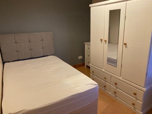 Room at Holborn Avenue, Nottingham