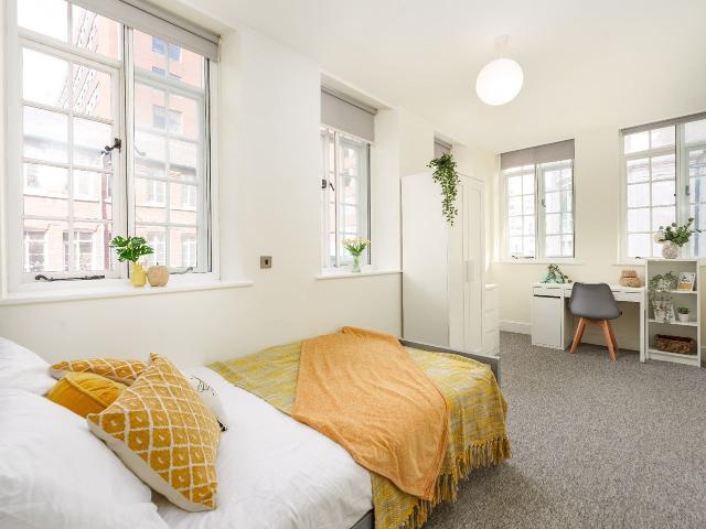 Room at Holly Street, Sheffield