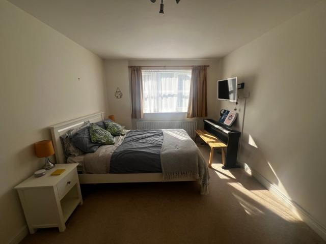 Room at Hollycroft Close, Greater London