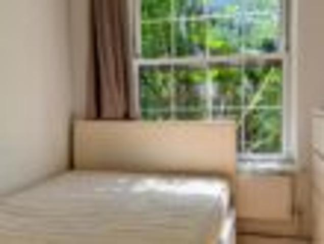 Room at Hollybush Gardens, Greater London