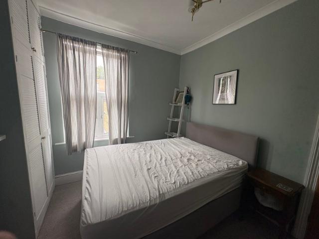 Room at Hollydale Road, Greater London