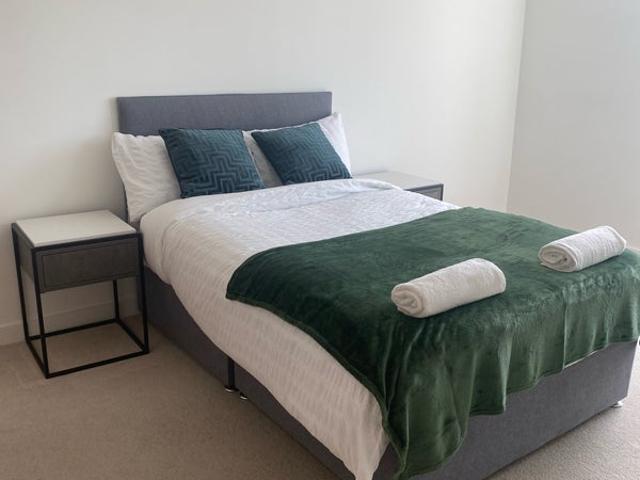 Room at Hollydene, Greater London