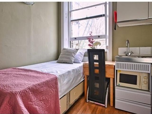 Room at Holland Park Avenue, Greater London