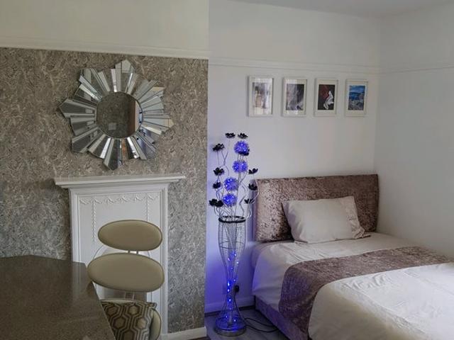 Room at Holland Road, Coventry