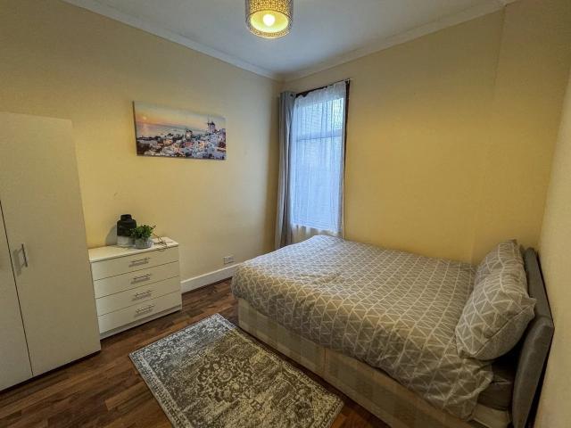 Room at Holland Road, Greater London