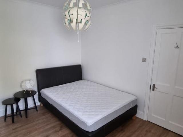 Room at Holland Road, Maidstone
