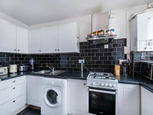 Room at Holliday Square, Greater London