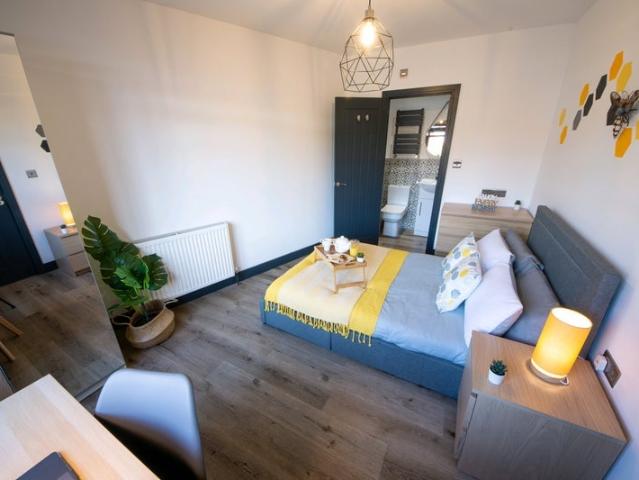 Room at Hollinwood Avenue, Failsworth