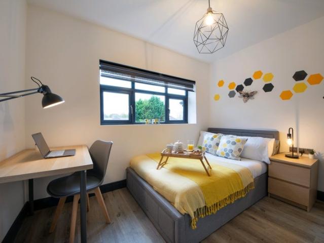 Room at Hollinwood Avenue, Failsworth