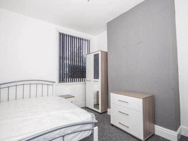 Room at Hollis Road, Coventry