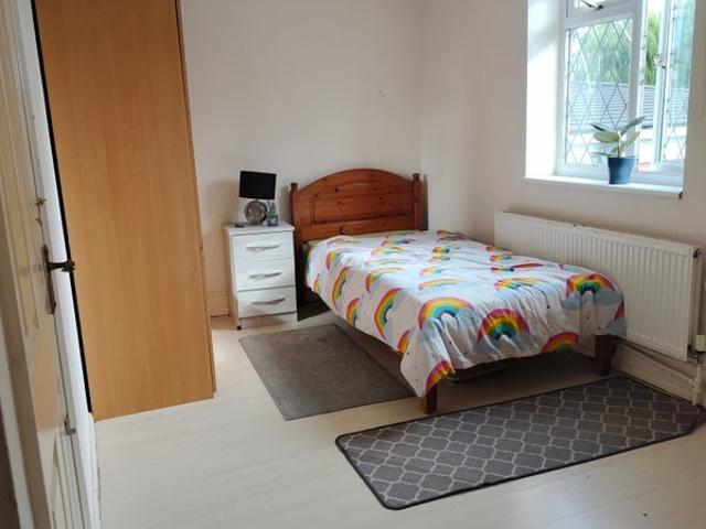 Room at Holloway Lane, Redditch