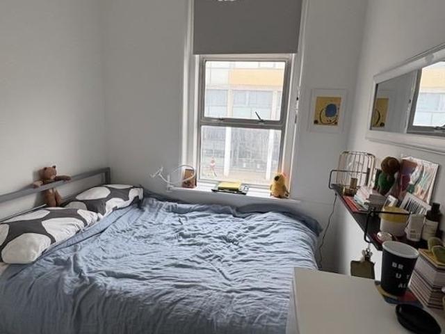 Room at Holloway Road, Greater London