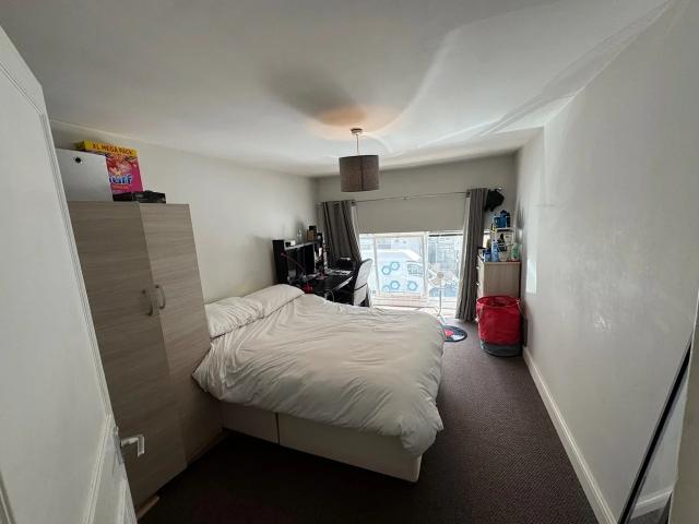 Room at Holloway Road, Greater London