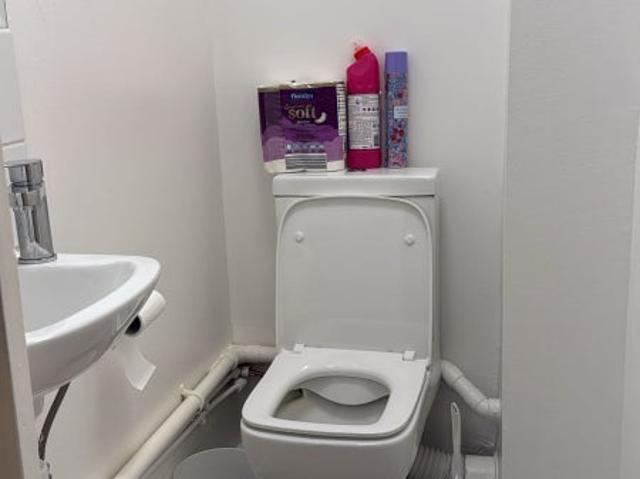 Room at Holloway Road, Greater London