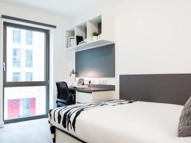 Room at Holloway Road, Greater London