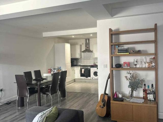 Room at Holloway Road, Greater London