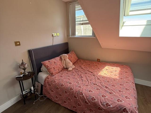 Room at Holloway Road, Greater London