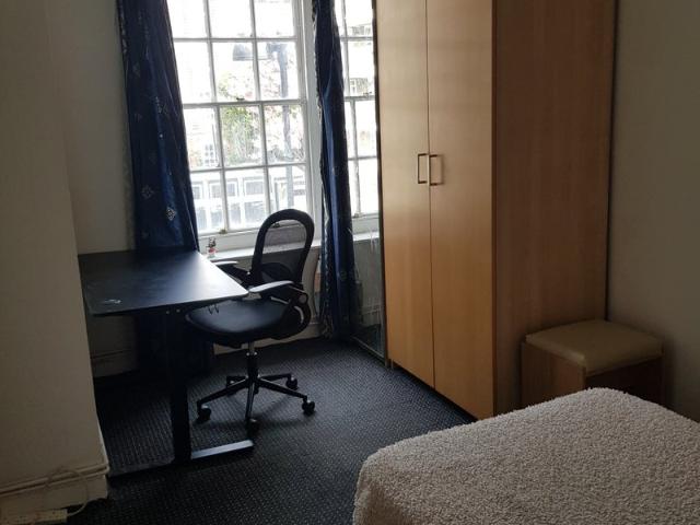 Room at Holloway Road, Greater London