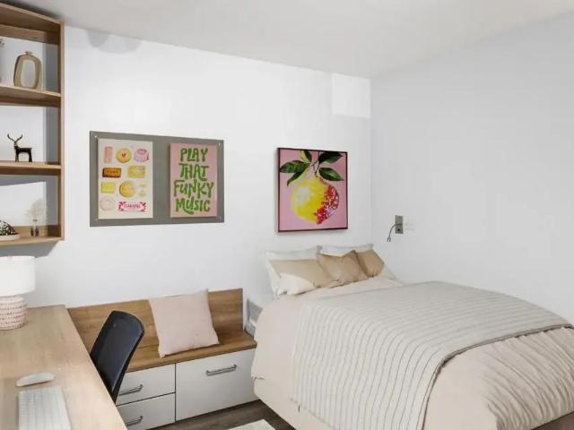 Room at Holloway Road, Greater London