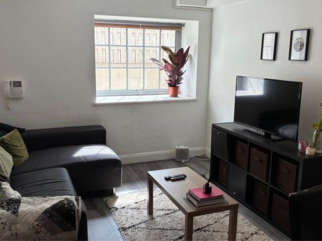 Room at Holloway Road, Greater London