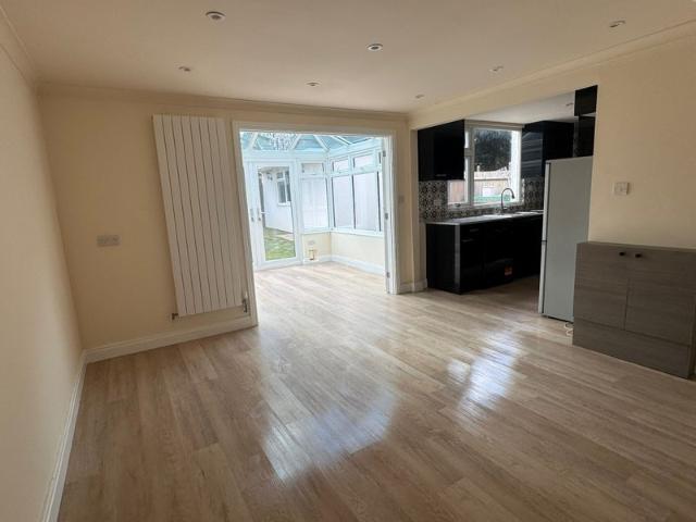 Room at Holtye Walk, Crawley